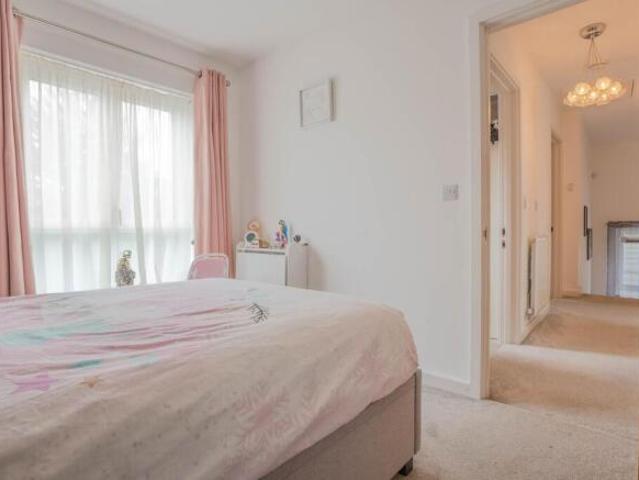 4 bedroom detached house for sale in Laverde Walk, Oakgrove, MK10