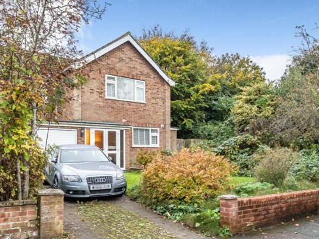 4 Bedroom Detached House For Sale In Lawns, Swindon
