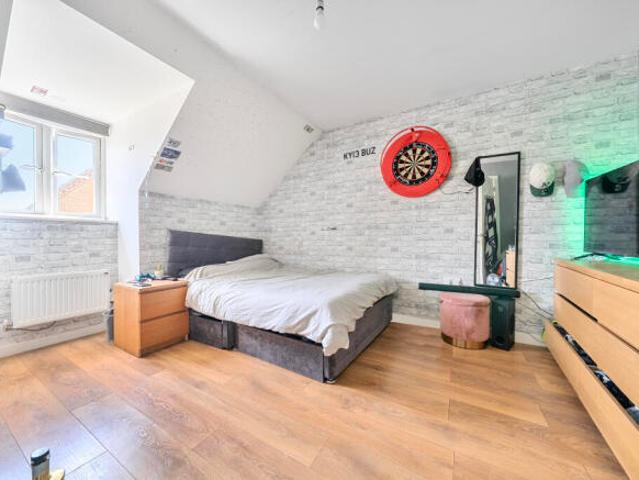 4 bedroom detached house for sale in Laxton Way, Bedford, MK41