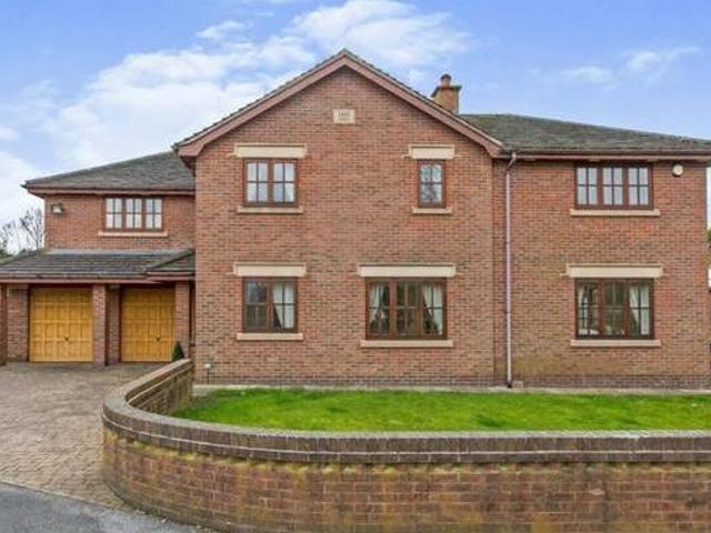 4 bedroom detached house for sale in Lancaster Lane Leyland PR25