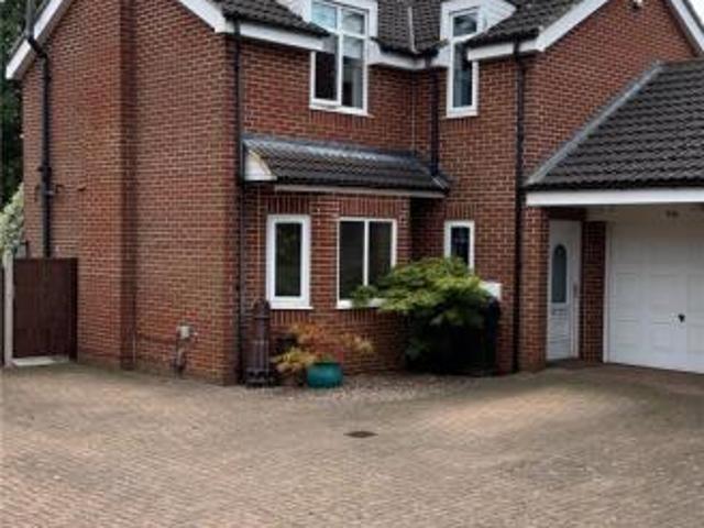 4 bedroom detached house for sale in Lancaster Park Road, Harrogate, North Yorkshire, HG2