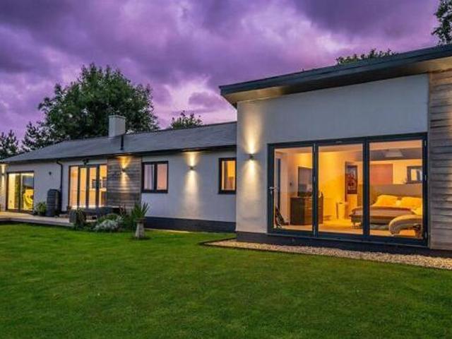 4 Bedroom Detached House For Sale In Langley