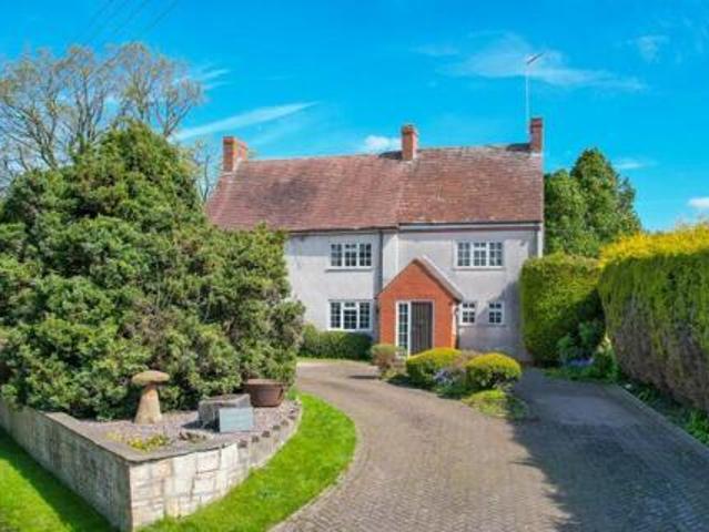 4 Bedroom Detached House For Sale In Langley
