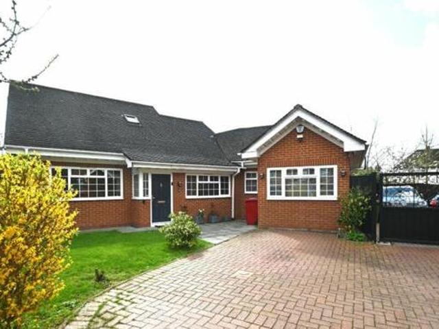 4 Bedroom Detached House For Sale In Langley, Berkshire