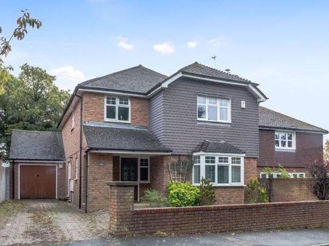4 bedroom detached house for sale in Langridges Close Newick BN8