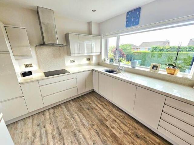 4 bedroom detached house for sale in Lapworth Drive, Sutton Coldfield, B73 6QG, B73