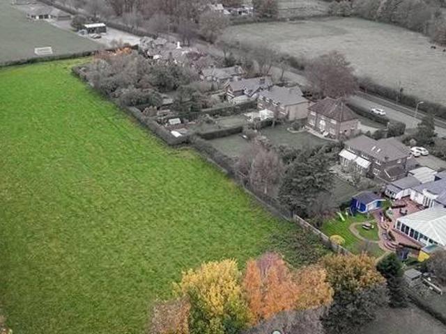 4 bedroom detached house for sale in Large detached property with three acre field and swimming pool