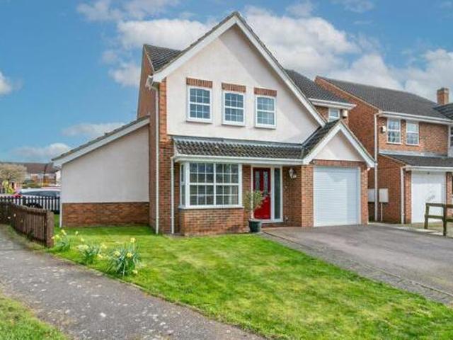 4 Bedroom Detached House For Sale In Letchworth Garden City