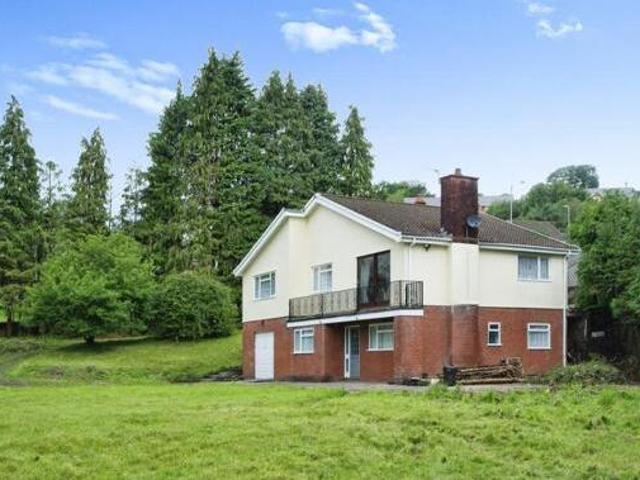 4 Bedroom Detached House For Sale In Lewistown