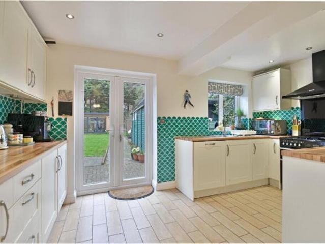 4 bedroom detached house for sale in Lea Road, Heaton Moor, Stockport, SK4