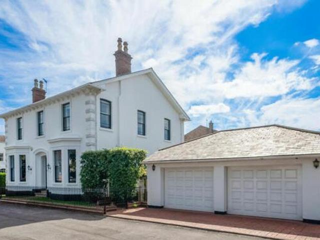 4 Bedroom Detached House For Sale In Leamington Spa