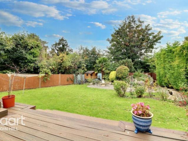 4 bedroom detached house for sale in Leaves Green Road, Keston, BR2