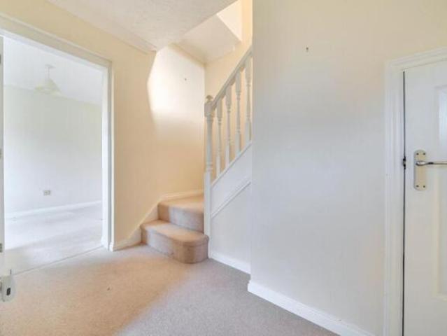 4 bedroom detached house for sale in Lee Close, Bedford, MK40