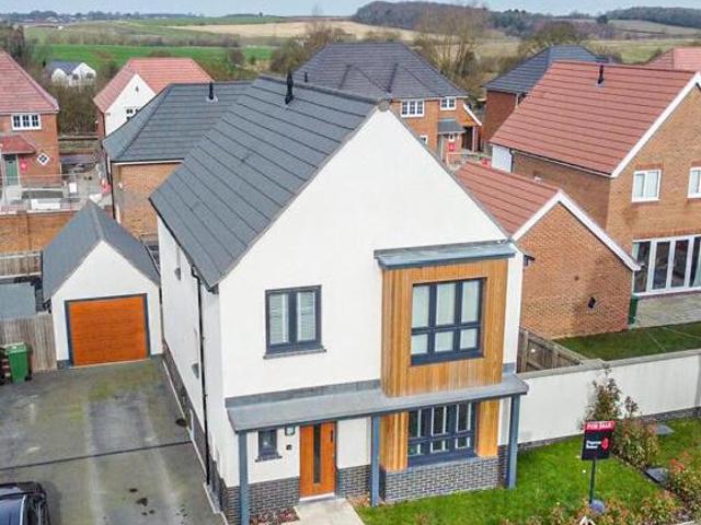 4 Bedroom Detached House For Sale In Leeds