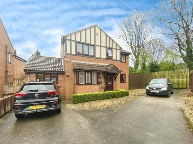 4 Bedroom Detached House For Sale In Leeds