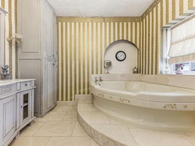 4 bedroom detached house for sale in Leeds Road, Bramhope, Leeds, LS16