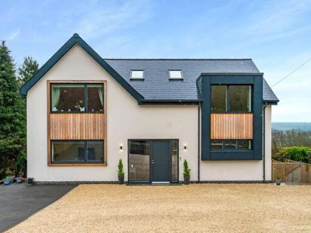 4 Bedroom Detached House For Sale In Leeds Road, Otley