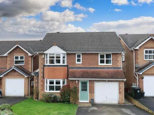 4 Bedroom Detached House For Sale In Leeds, West Yorkshire