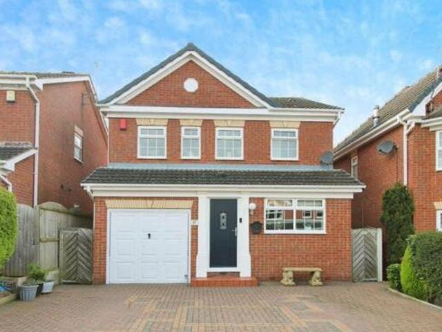 4 Bedroom Detached House For Sale In Leeds, West Yorkshire