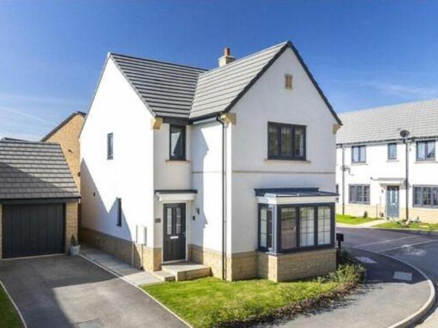 4 Bedroom Detached House For Sale In Leeds, West Yorkshire