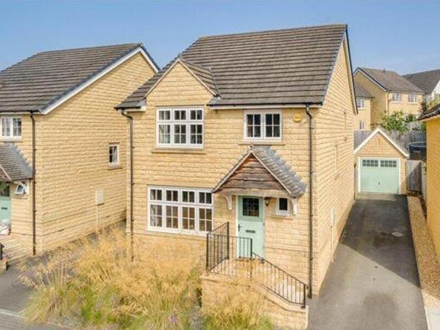 4 Bedroom Detached House For Sale In Leeds, West Yorkshire