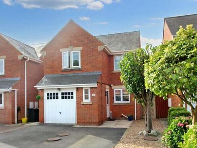 4 Bedroom Detached House For Sale In Leeds, West Yorkshire