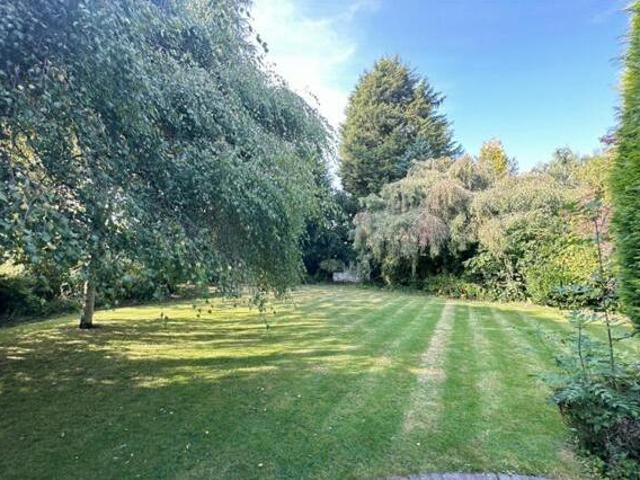 4 Bedroom Detached House For Sale In Leicester Forest East, Leicester