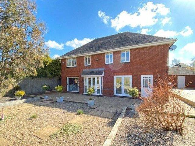 4 Bedroom Detached House For Sale In Leicester, Leicestershire
