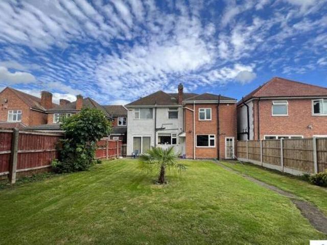 4 Bedroom Detached House For Sale In Leicester
