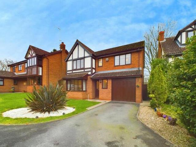 4 Bedroom Detached House For Sale In Leicester