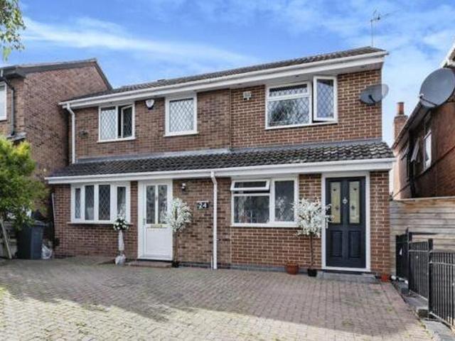 4 Bedroom Detached House For Sale In Leicester