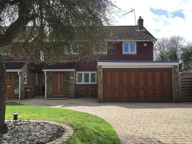 4 bedroom detached house for sale in Lemsford Village Lemsford Welwyn Garden City AL8 AL8