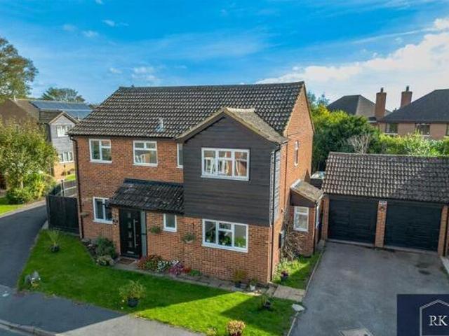 4 Bedroom Detached House For Sale In Little Paxton