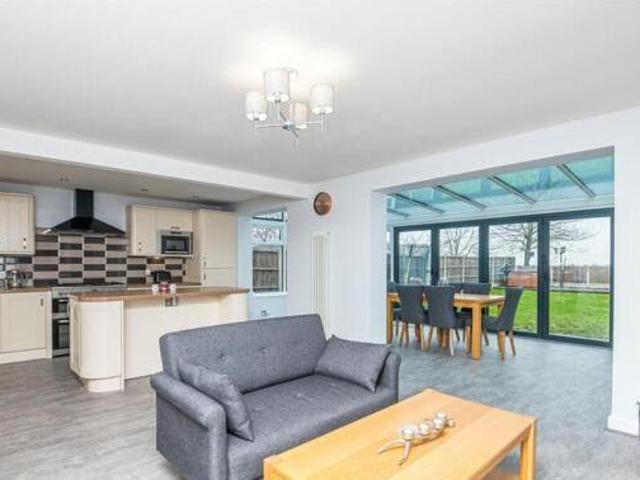 4 Bedroom Detached House For Sale In Little Wakering