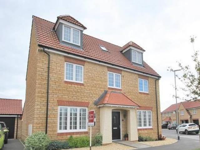 4 bedroom detached house for sale in Littlewood Way Cheddar BS27