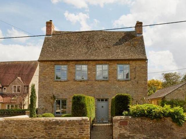 4 Bedroom Detached House For Sale In Littleworth