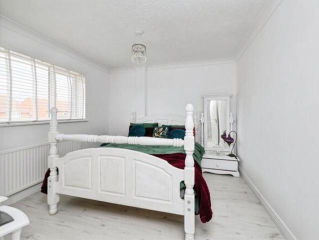 4 bedroom detached house for sale in Livermore Green, Peterborough, PE4