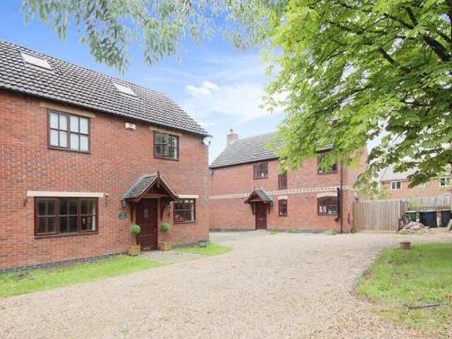 4 Bedroom Detached House For Sale In Lighthorne Heath