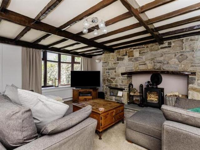 4 bedroom detached house for sale in Lightridge Road, Fixby, Huddersfield, HD2