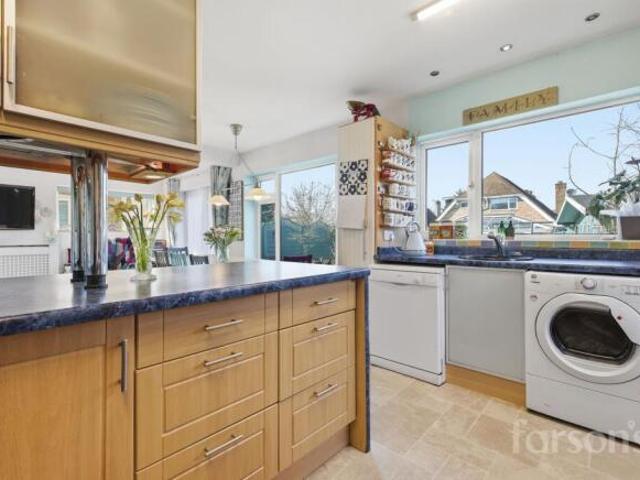 4 bedroom detached house for sale in Lilley Close, Brentwood, CM14