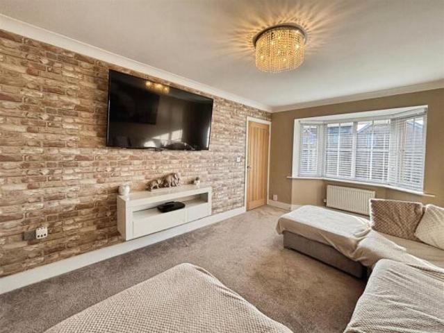 4 bedroom detached house for sale in Lime Vale Way, Bradford, BD6 3DZ, BD6