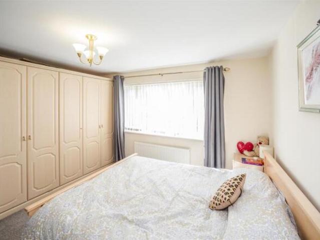 4 bedroom detached house for sale in Lime Vale Way, Bradford, BD6