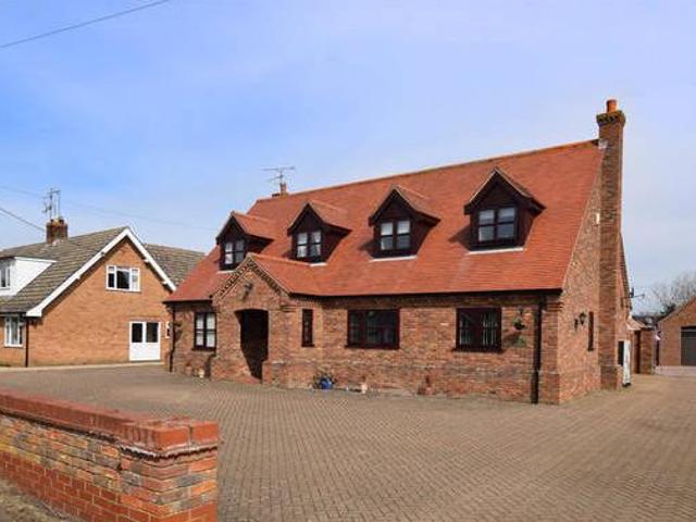 4 bedroom detached house for sale in Lime Kiln Road ton PE32