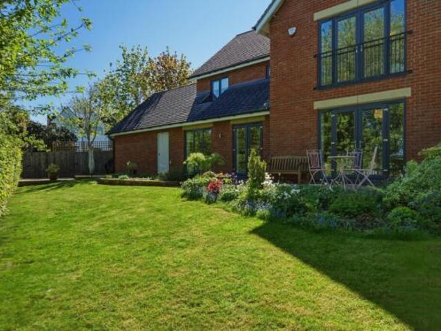 4 bedroom detached house for sale in Limes Close, Bushby, LE7