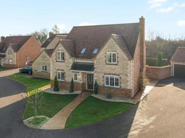 4 Bedroom Detached House For Sale In Lincoln Road, Dunston