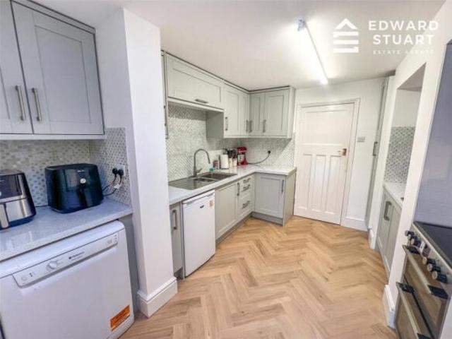 4 bedroom detached house for sale in Lincoln Road, Peterborough, Cambridgeshire, PE4