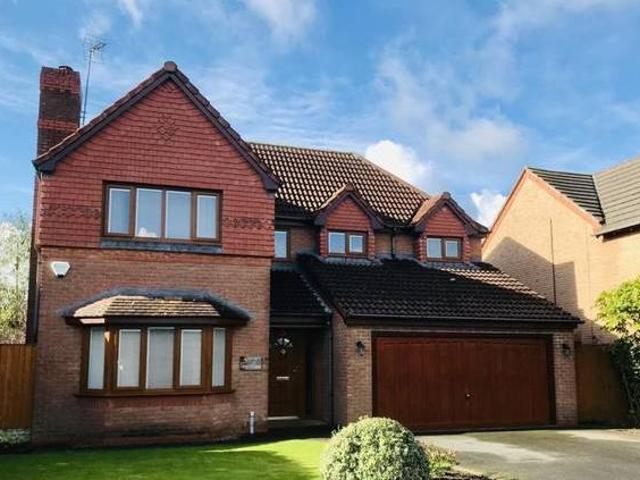 4 bedroom detached house for sale in Linacre Lane Widnes WA8 WA8