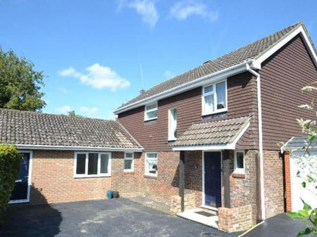 4 Bedroom Detached House For Sale In Lindford, Hampshire