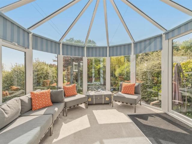 4 bedroom detached house for sale in Lindley Moor Road, Huddersfield, HD3