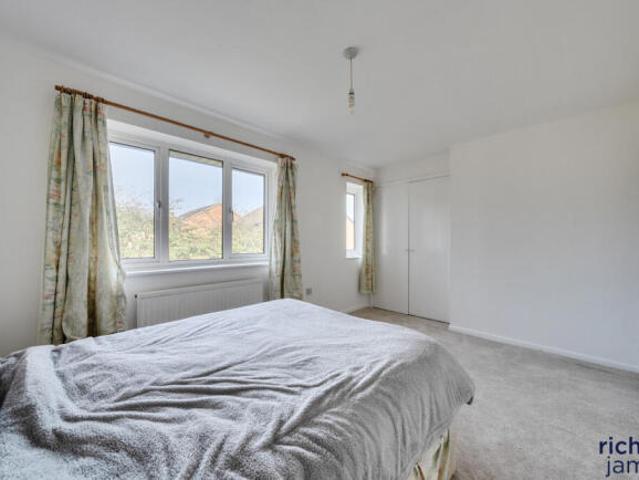 4 bedroom detached house for sale in Lineacre Close, Grange Park, Swindon, SN5